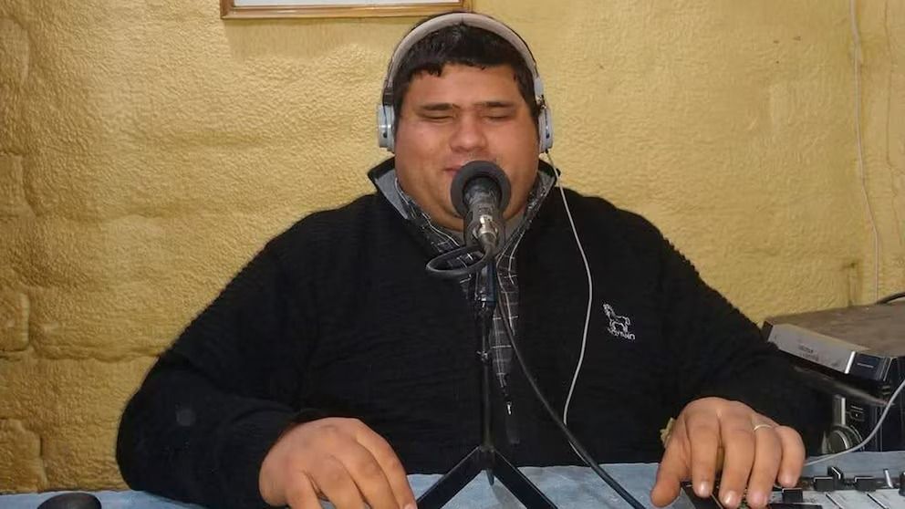 Nicolás Alfaro: el joven ciego que fundó su propia radio en Mendoza y ...